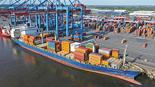 Blystad Group übernimmt Boxcarrier-Duo - THB