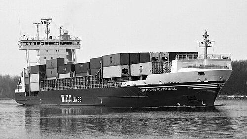 Frachter für Elbdeich Reederei - THB