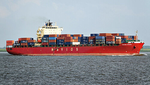 CMA CGM chartert Panamax „Navios Spring“ - THB