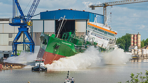 Thun-Tanker macht die Welle - THB