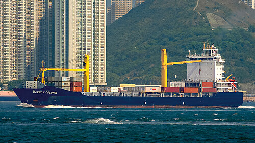 King Ocean chartert „Warnow Dolphin“ - THB