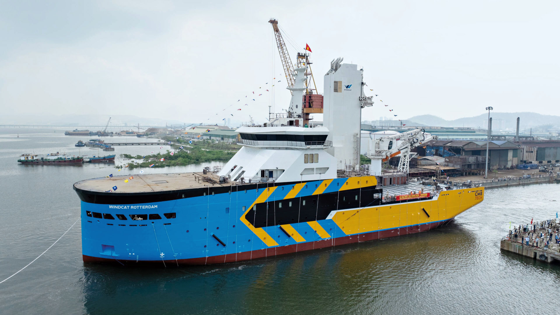 „Windcat Rotterdam“ schwimmt - THB