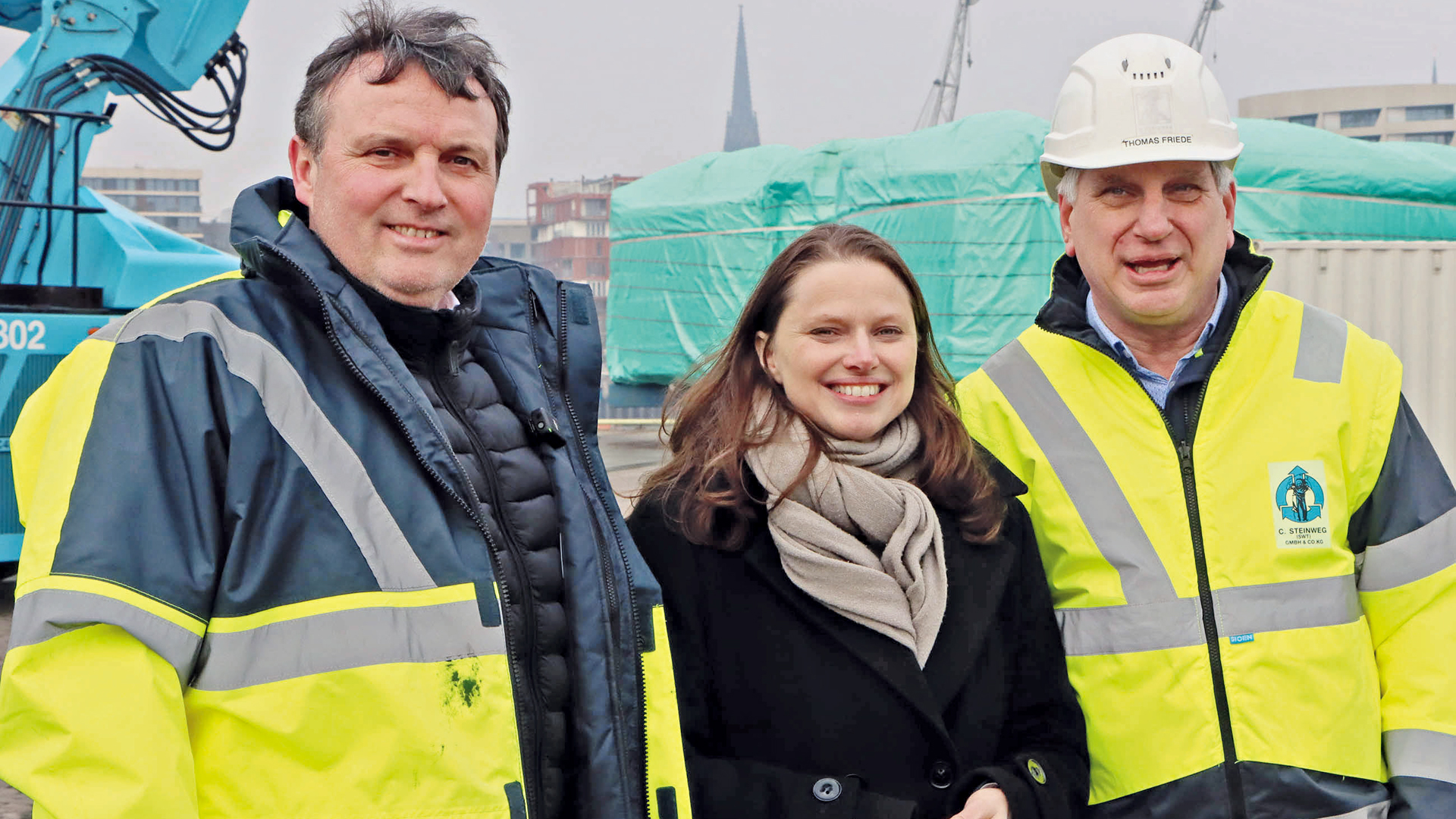 C. Steinweg mit Hamburgs erstem E-Stacker - THB
